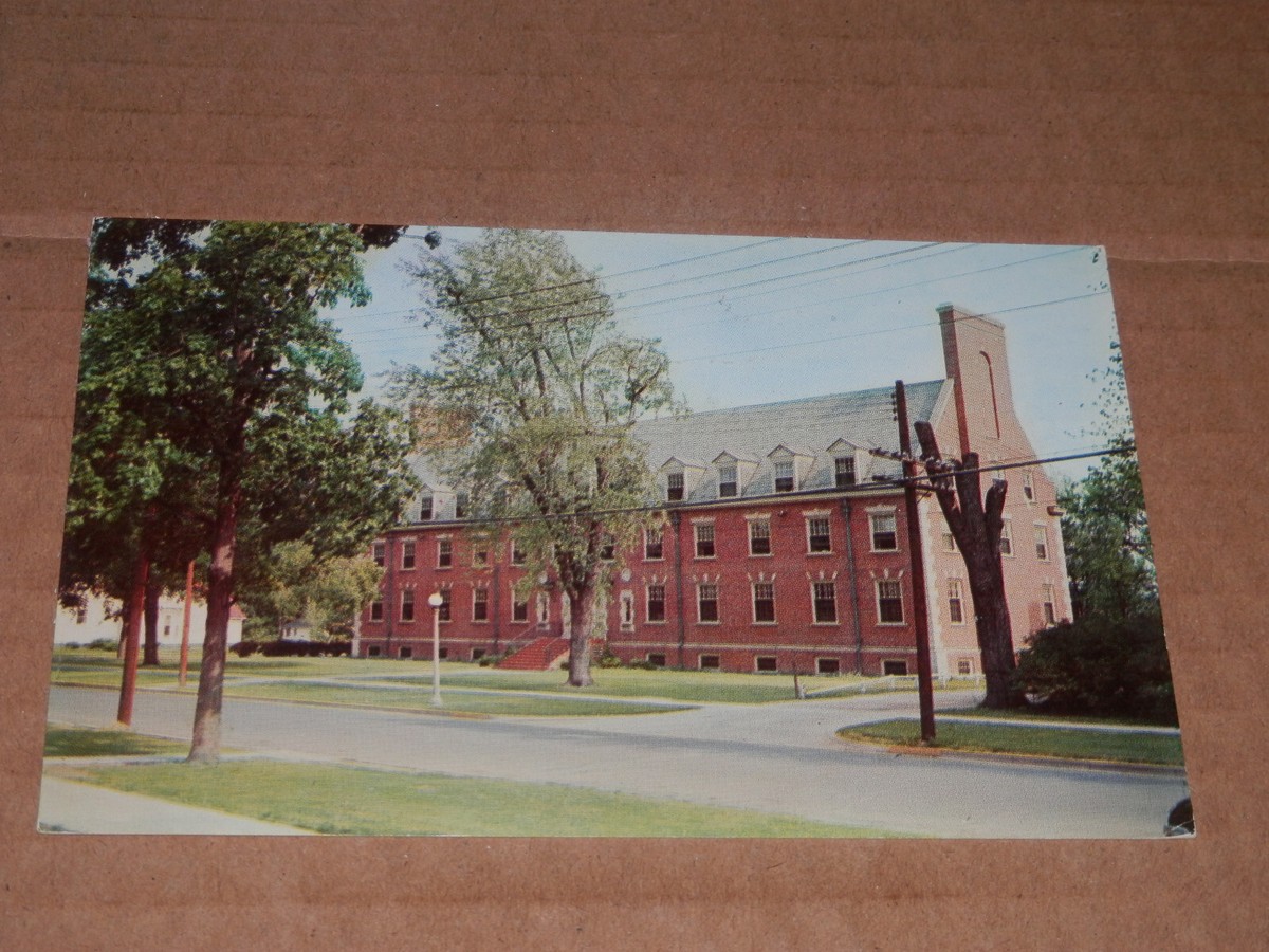 Macmurray College Logo