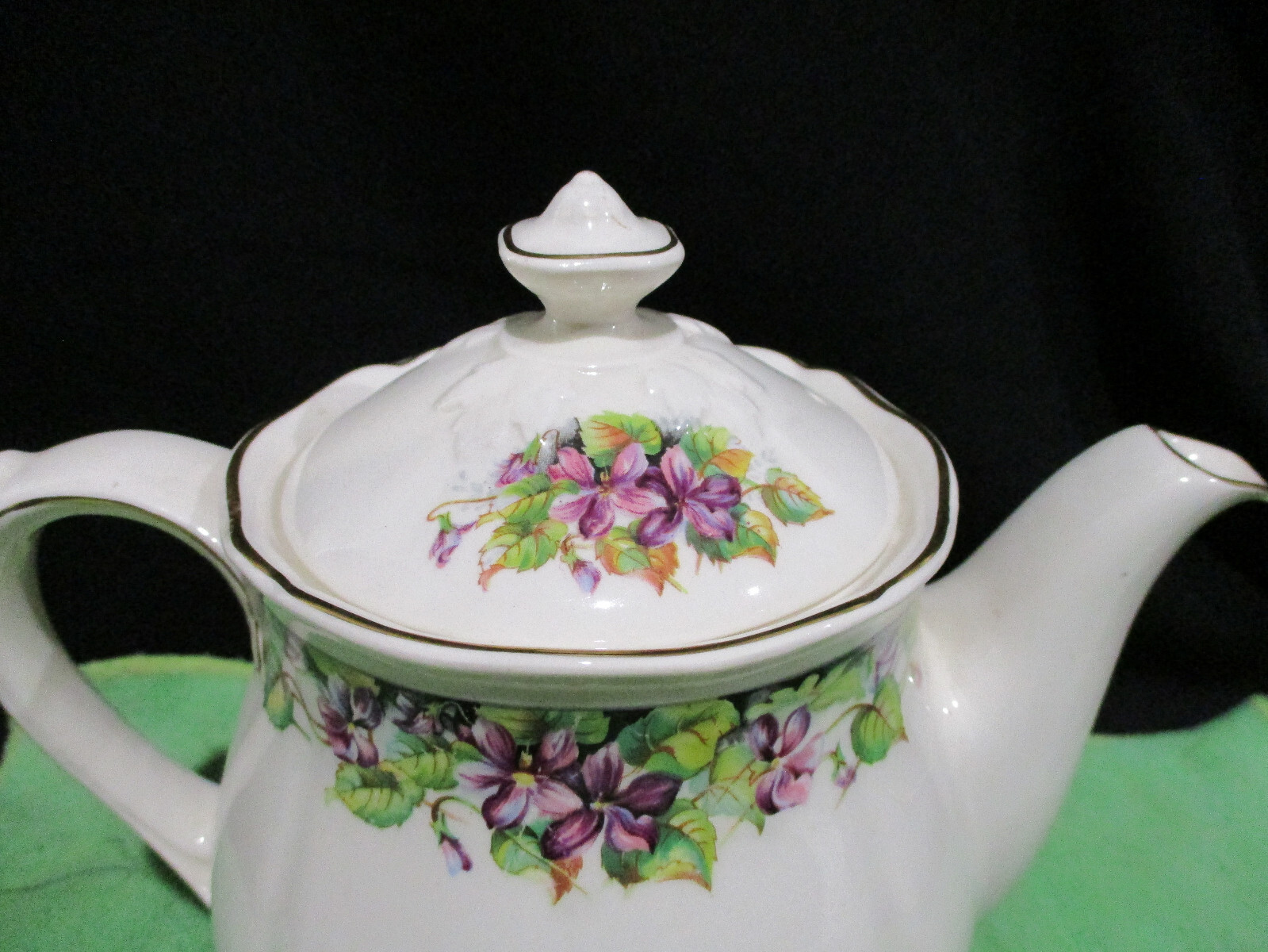 Royal Doulton. Violets. Teapot. D6400. Made In England. Series A ...