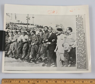 Original AP News Photo 1967 Cuba Fidel Castro Parade Che Guevara Raul ...