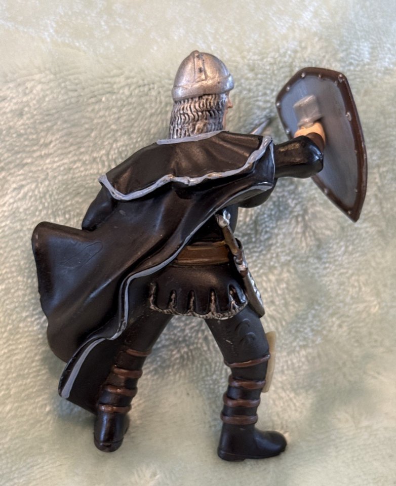 Papo Set of 2 Knights 2003 & 2006 w Shields & Sword Medieval Figures 4 ...