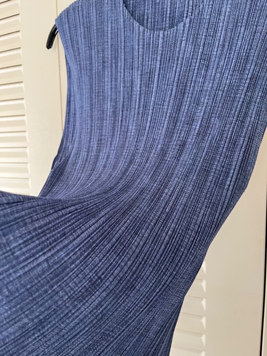 ISSEY MIYAKE Pleats Please Sleeveless Top Indigo Blue Size 3 ISSEY MIYAKE Pleats Please Sleeveless Top Indigo Blue Size 3