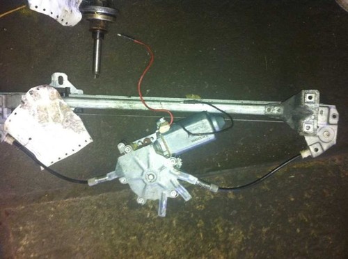 85 86 87 88 89 90 91 92 93 94 95 96 97 98 SAAB 9000 RIGHT REAR WINDOW ...