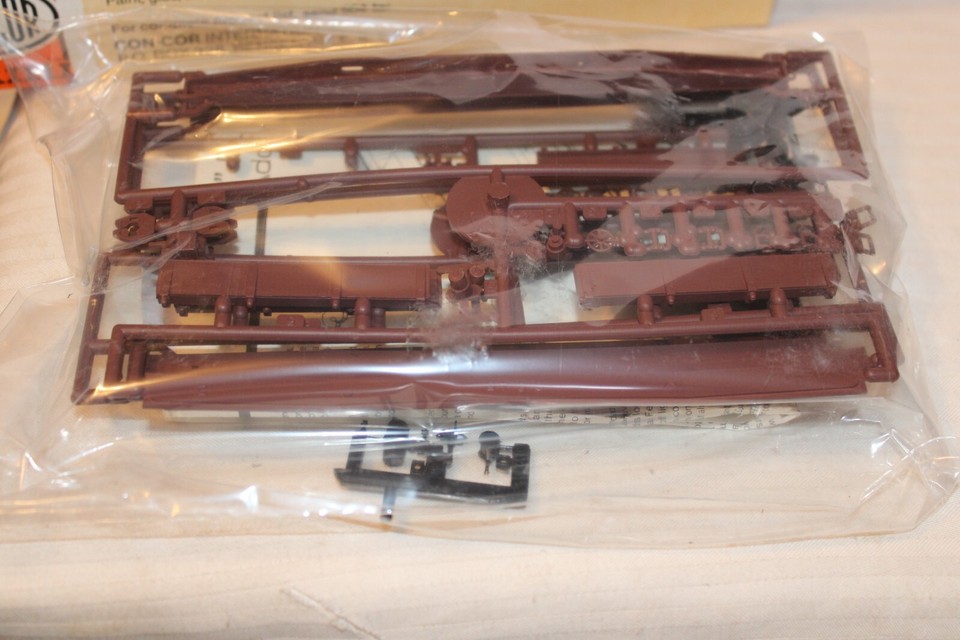 HO Scale Con-Cor, Pack of 3 Center Fuel-Foiler Cars, Southern Pacific ...