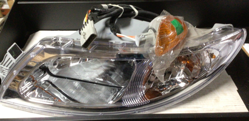 3765679C94 Headlamp Assembly LH w/ Side Marker IH | eBay