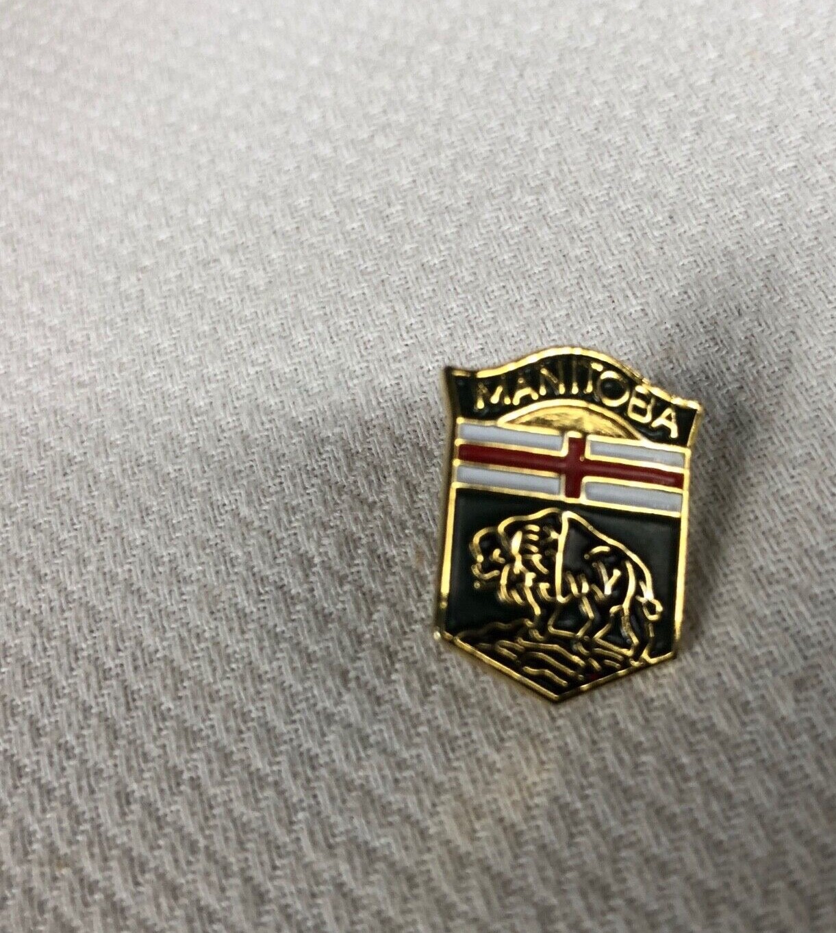 Manitoba Pin VTG Metal Pinback Coat Of Arms Bison Buffalo Canada Hat ...