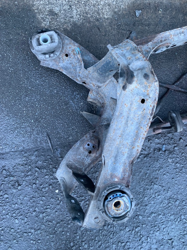 REAR SUSPENSION SUBFRAME Jaguar XJ XJ6 XJ8 XJR X350 X358 2006-2010 ...