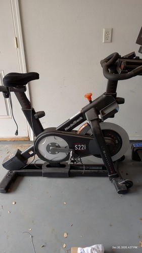 NordicTrack Commercial S22i Studio Cycle Exercise Bike (unresponsive ...