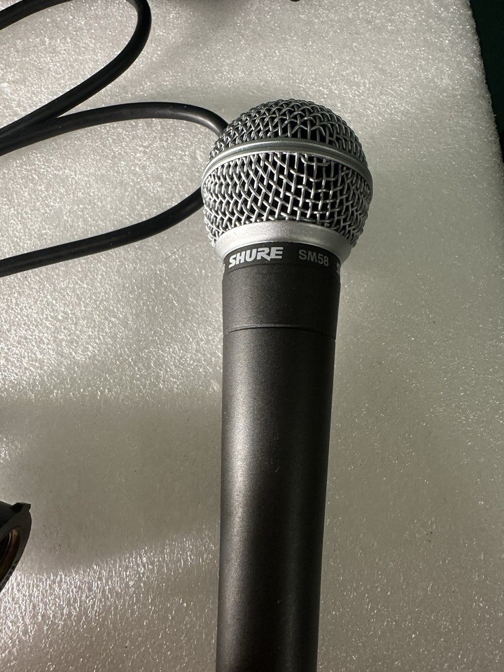 Shure SM58 Wired XLR Dynamic Microphone Live Performance PA Sound Great ...