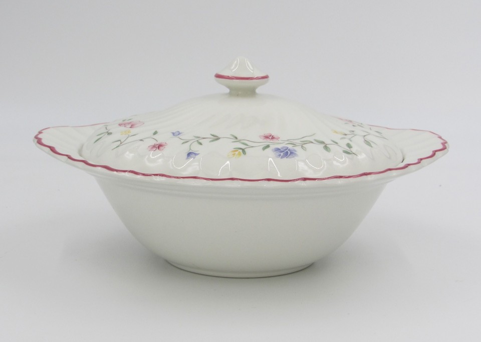 Johnson Brothers SUMMER CHINTZ 10 1/8" Covered VEGETABLE SERVING BOWL ...