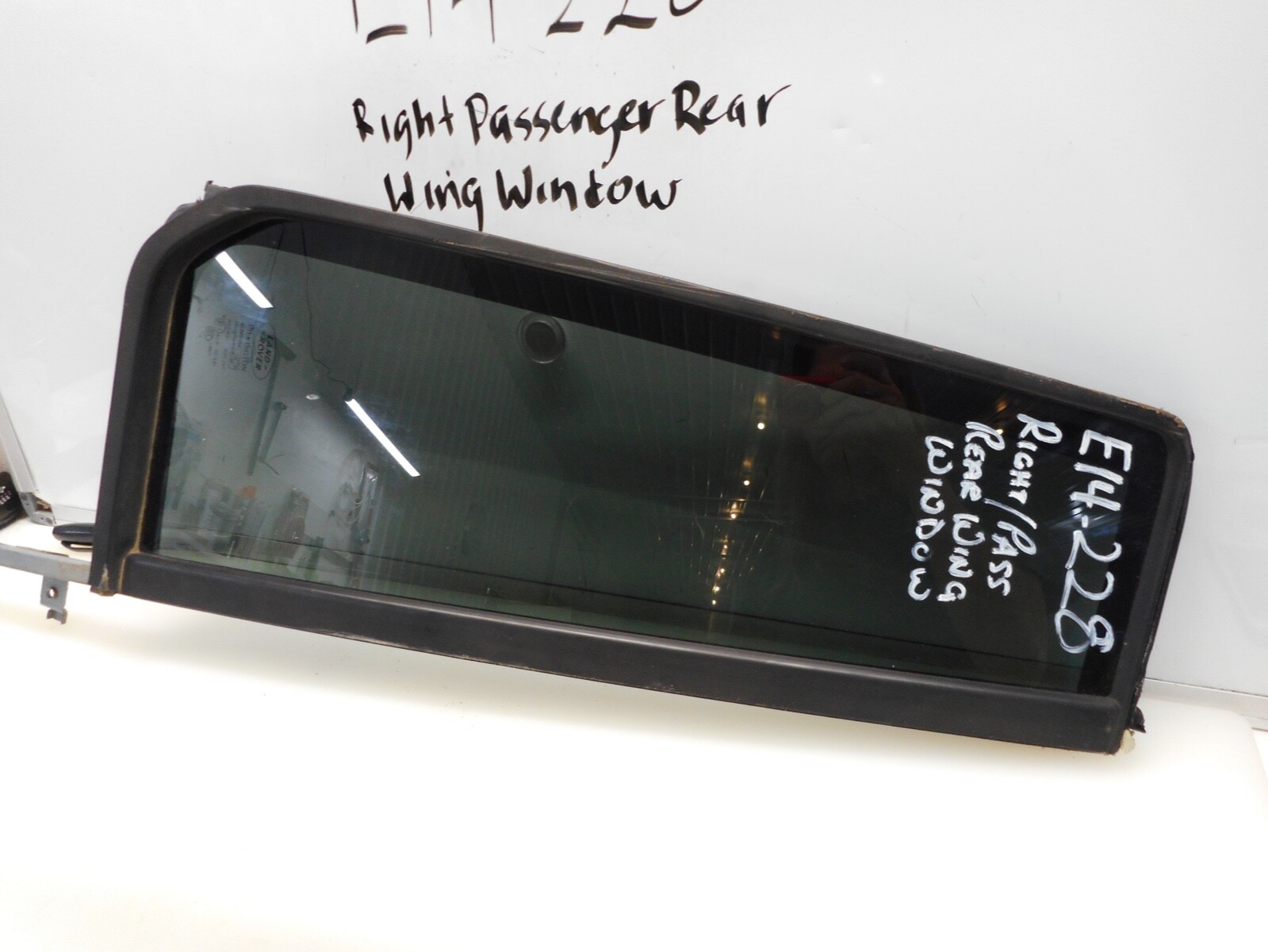 2005 LAND ROVER LR3 RIGHT PASSENGER REAR WING WINDOW GLASS | eBay