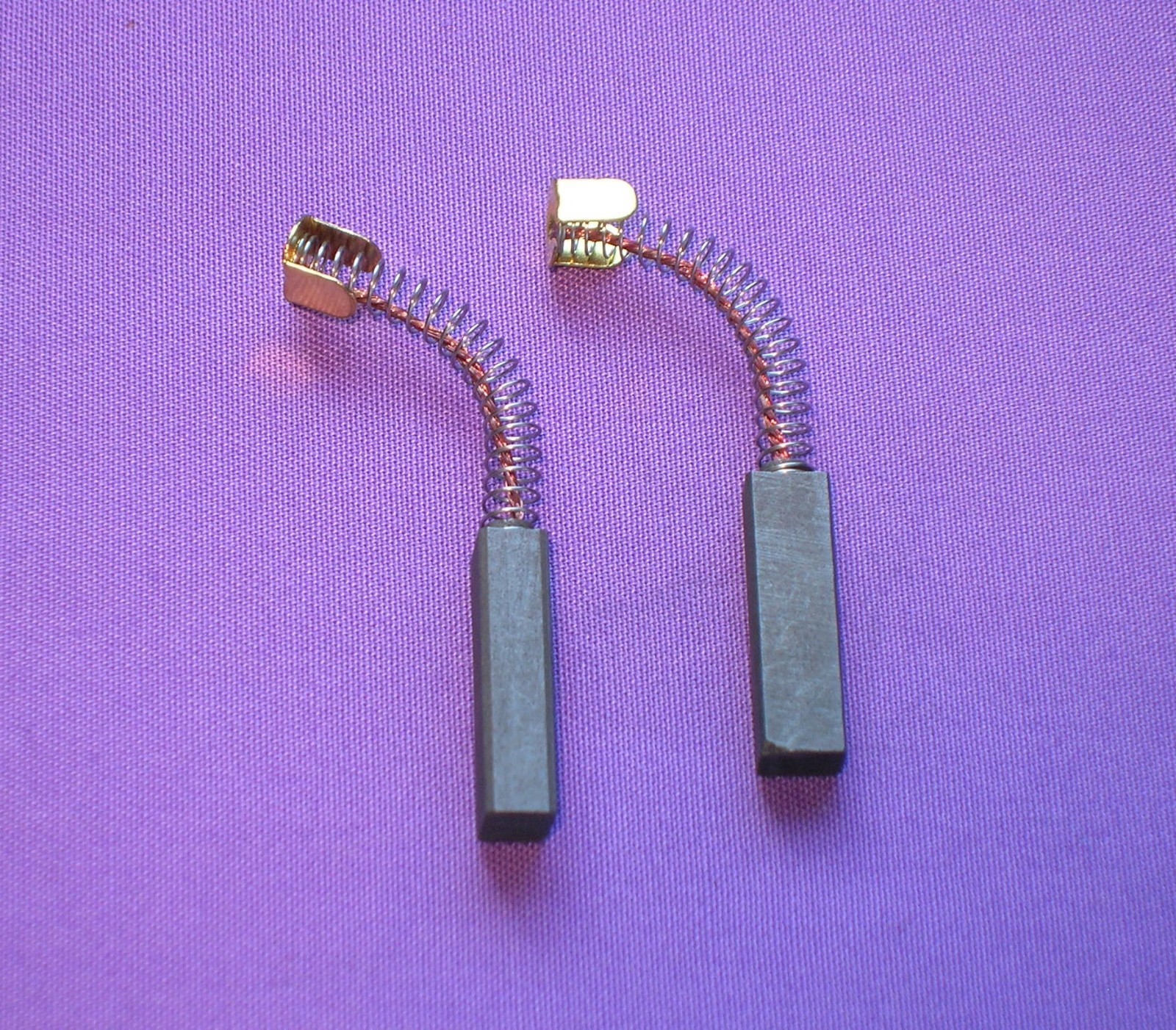 MOTOR CARBON BRUSH SET FIT PFAFF 1211,1213,1214,1216,1217,1222,1229 ...