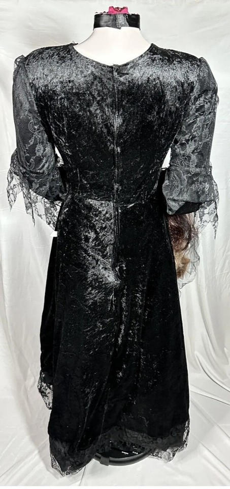 HTF Spirit Halloween LIFE SIZE Beheaded Gothic Bride 5' Animatronic RETIRED 2008 | eBay