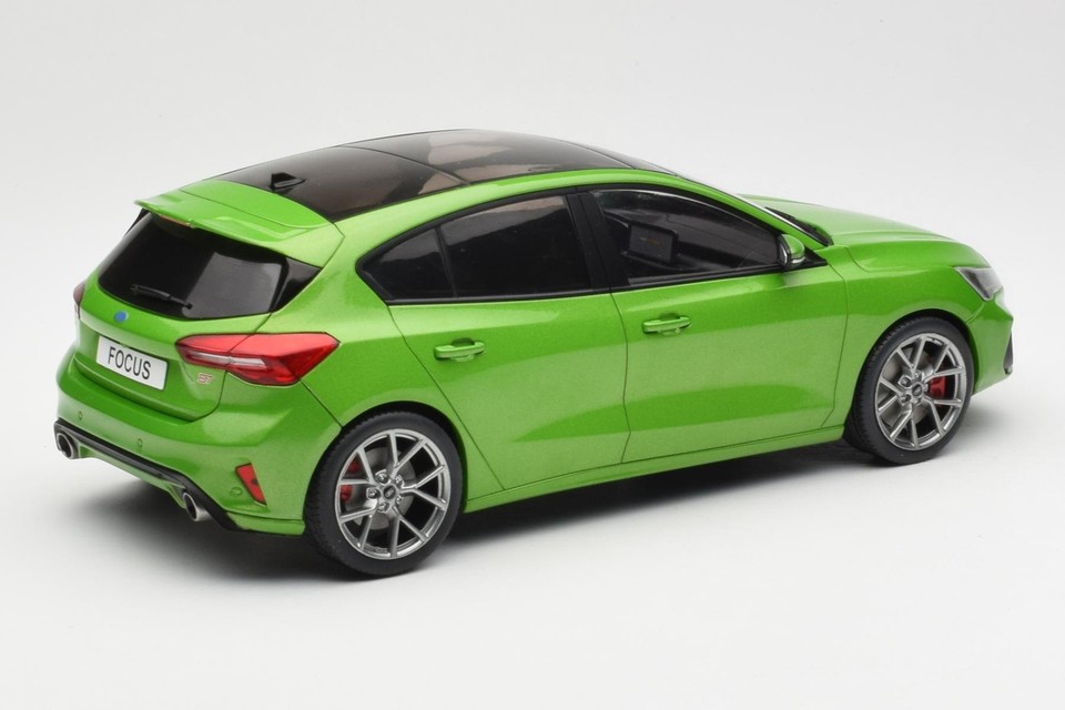 MCG18452 Ford Focus ST Green MCG 1/18 | eBay UK