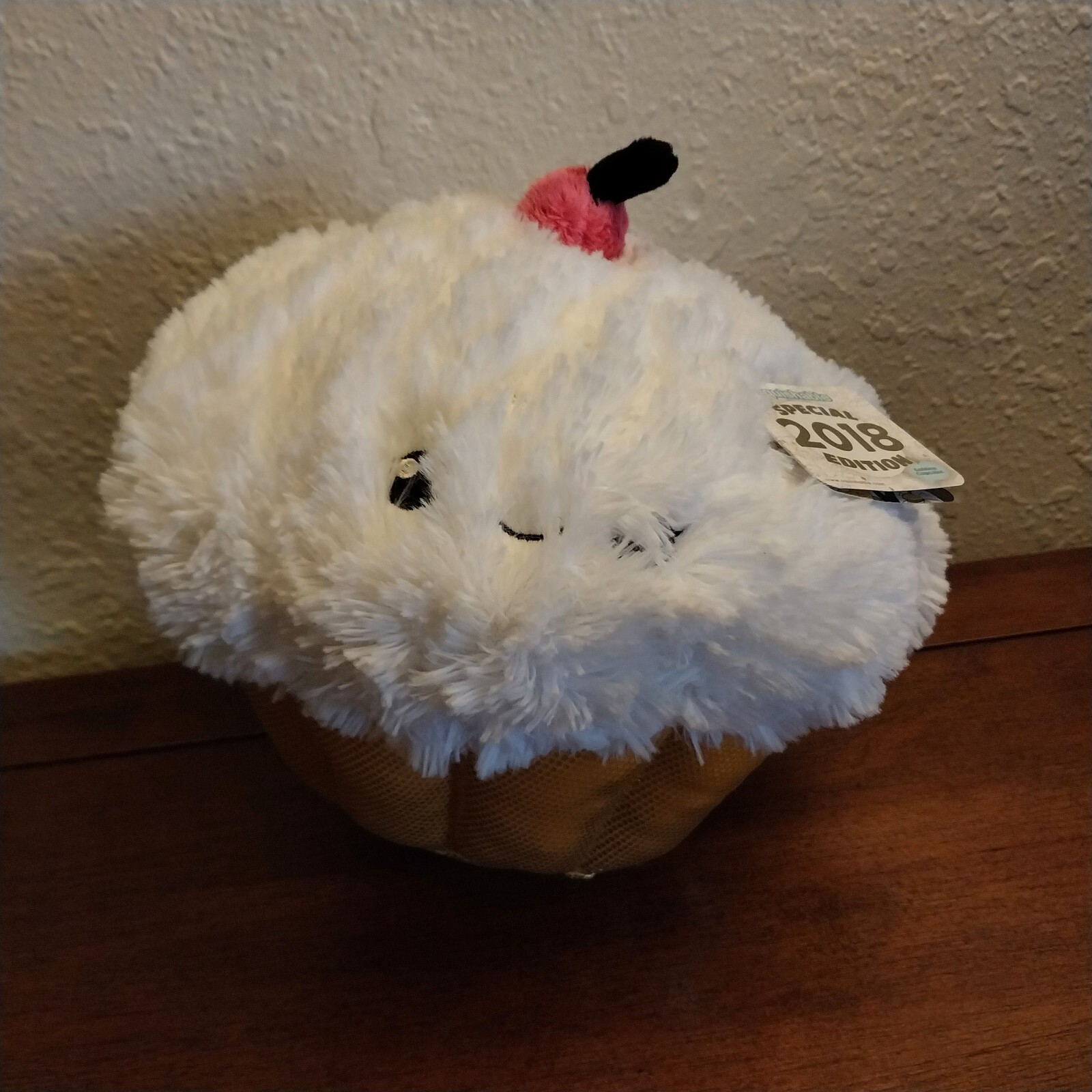 Golden Cupcake Squishable 7 Inch Mini Plush Special Edition Comfort ...