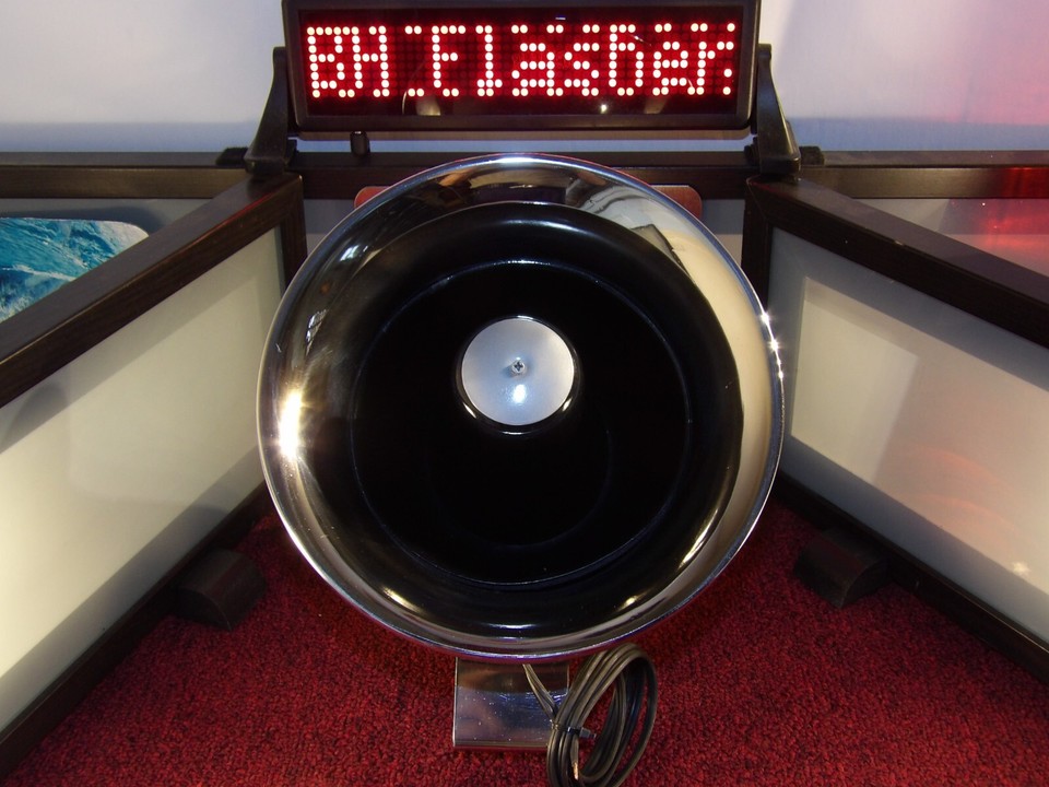 FEDERAL SIGNAL CHROME CP100 SIREN SPEAKER W/CLAMP-ON VISIBAR MODEL 11 ...