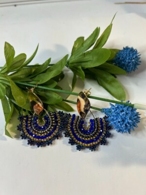 Arte Hecho A Mano. Aretes tejidos en Mostacilla Checa, Topos Con baño ...