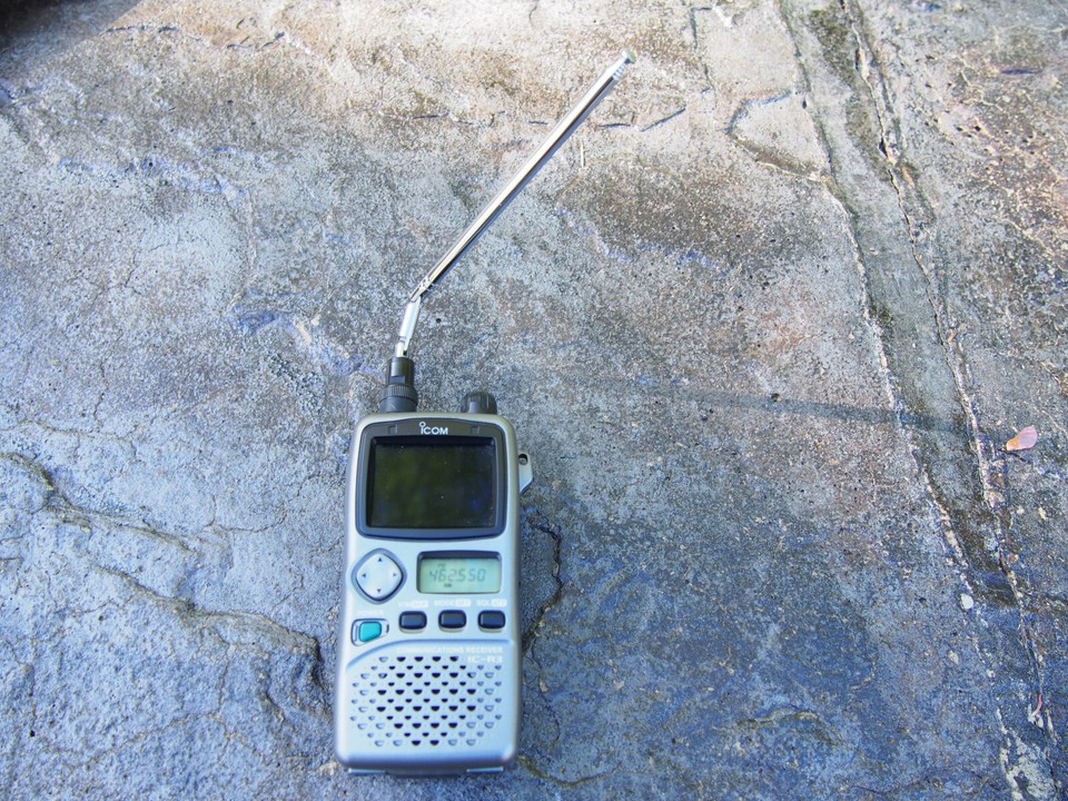 Icom IC-R3 Handheld Scanning Radio Ham Communications Wide Band ...