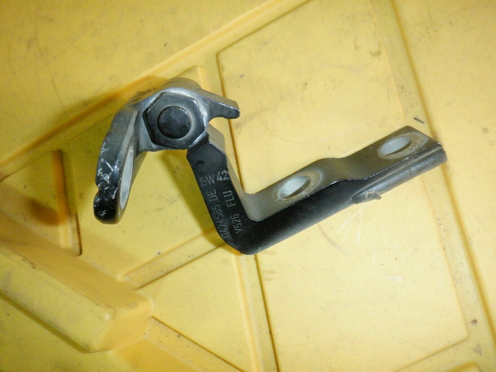 Genuine Volvo Left Front Upper Hinge 31424591 | eBay