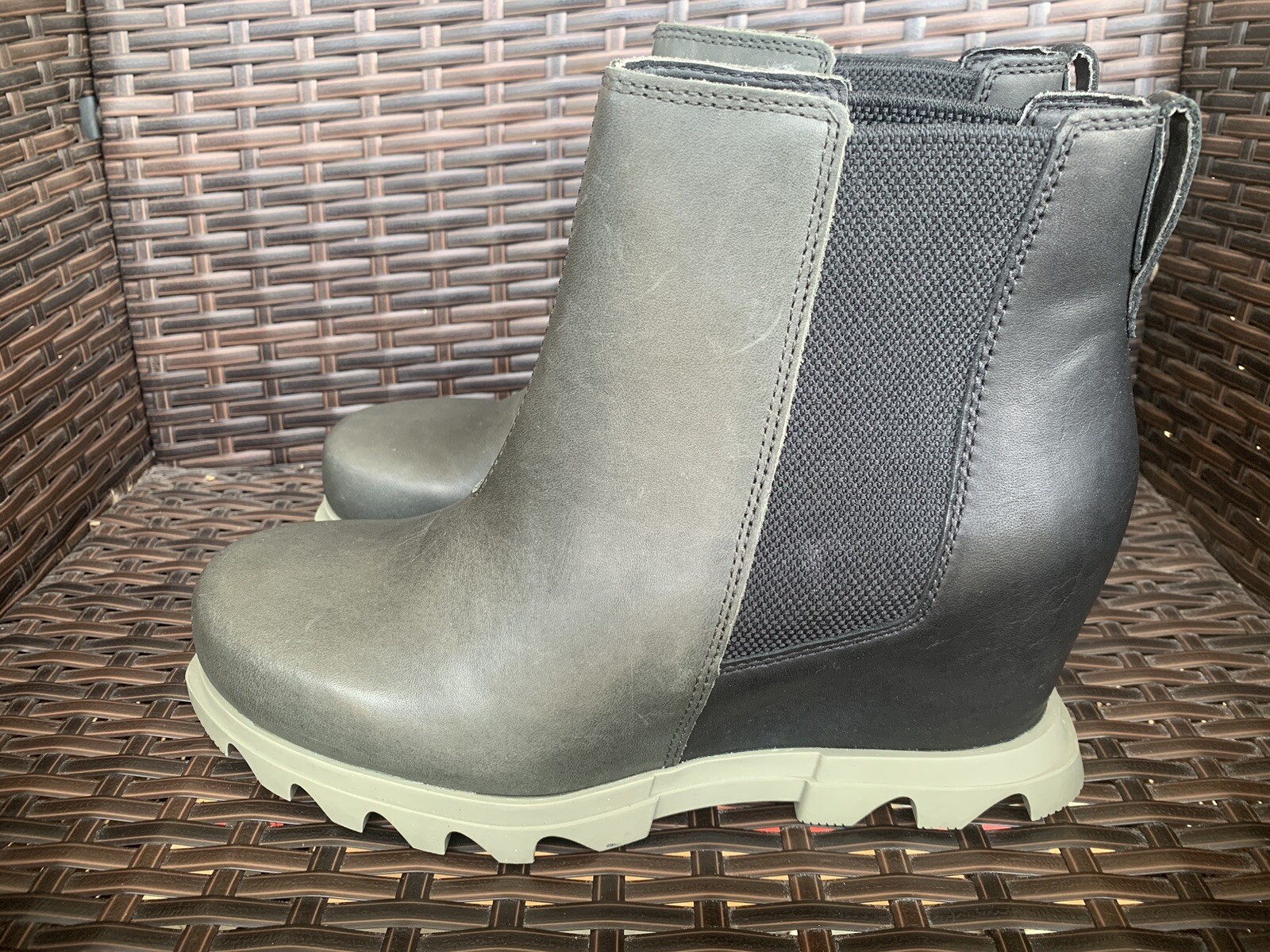 SOREL Joan of Arctic III Women's Waterproof Wedge Chelsea Boot Sz 8, 9 ...