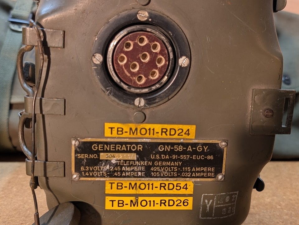 WW2 USA Signal Corps GN58 Generator Set with Parts & Roll BG-174 & Bag ...