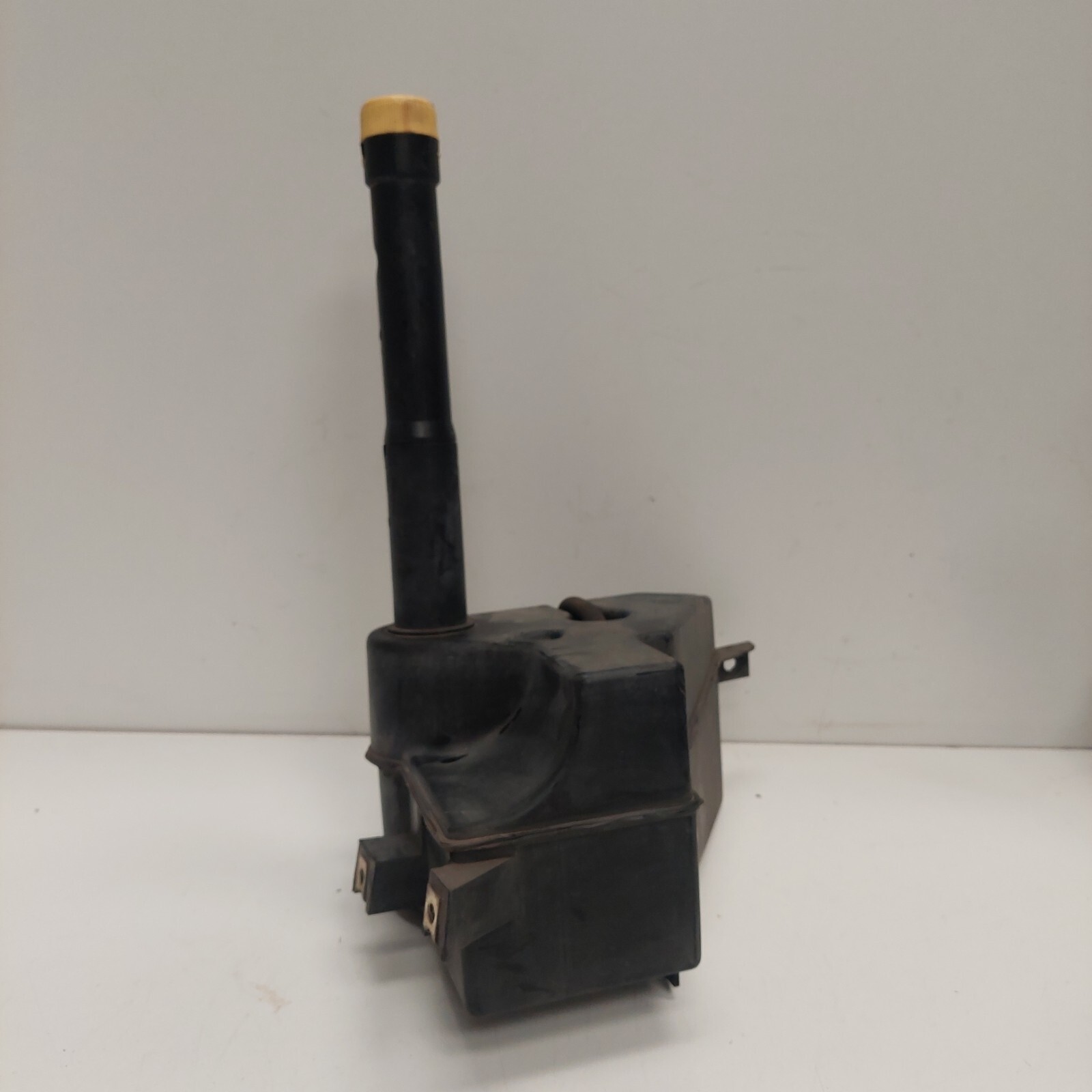 Coolant Overflow Tank V6 92057431 Commodore VT VX VY VZ Statesman WH WK ...