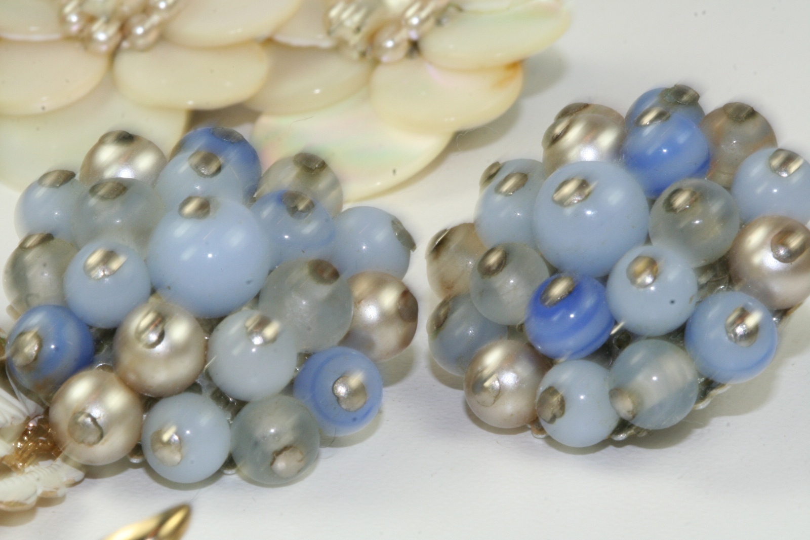 LOT OF 6 PAIRS VINTAGE CLIP ON EARRINGS GLASS RHINESTONE MOP FRUIT ...