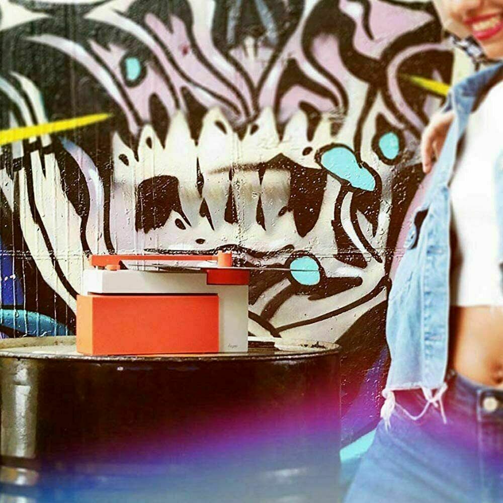 Graffiti Turntables And Speakers