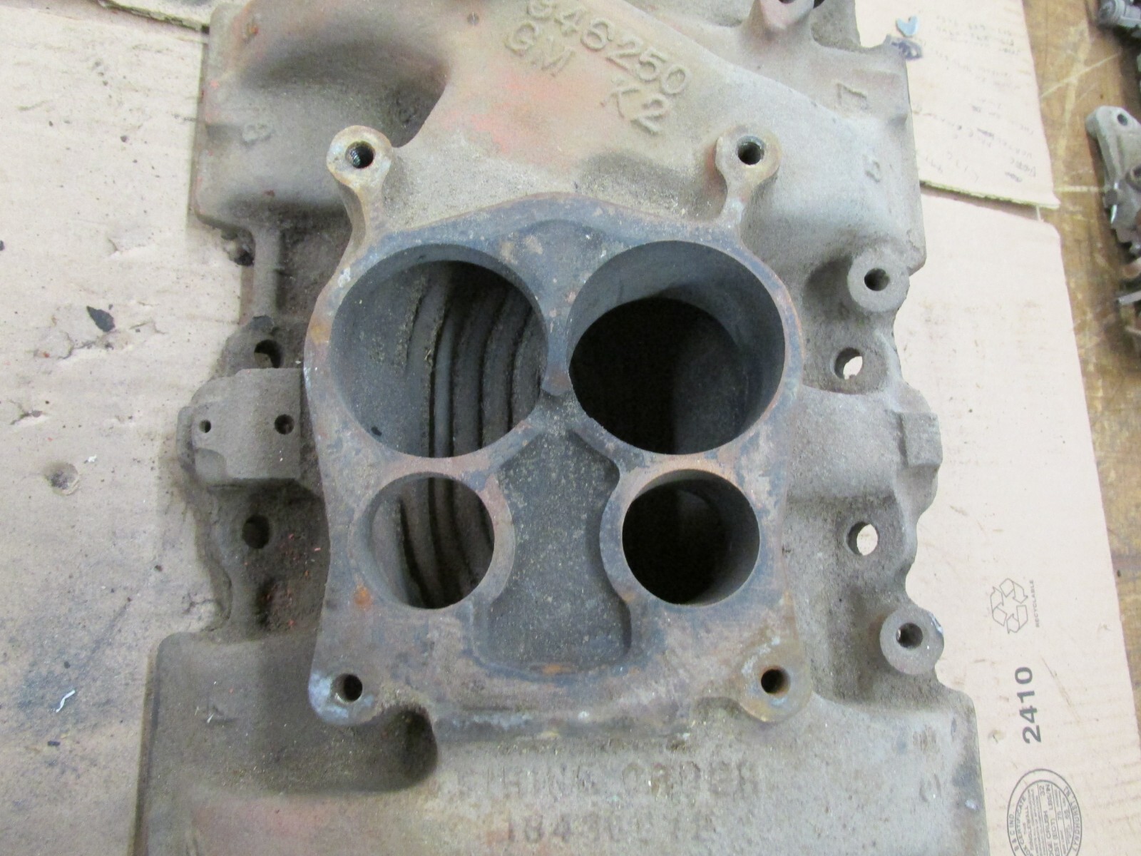 1976-82 1982 Chevy Corvette Camaro Truck 350 SBC Q-Jet Intake 346250 A ...