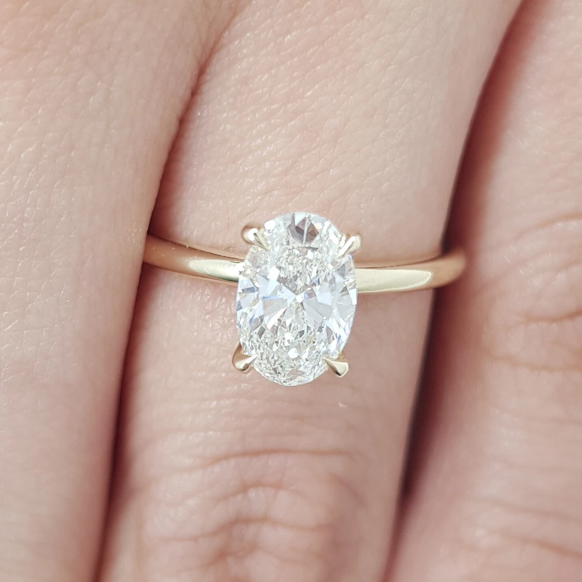 Oval Cut Diamond Solitaire