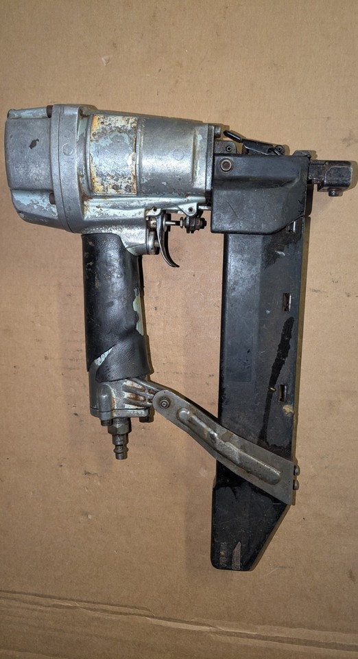Hitachi N5008AC2 7/16" Pneumatic Stapler Nail Gun Made In Japan | eBay