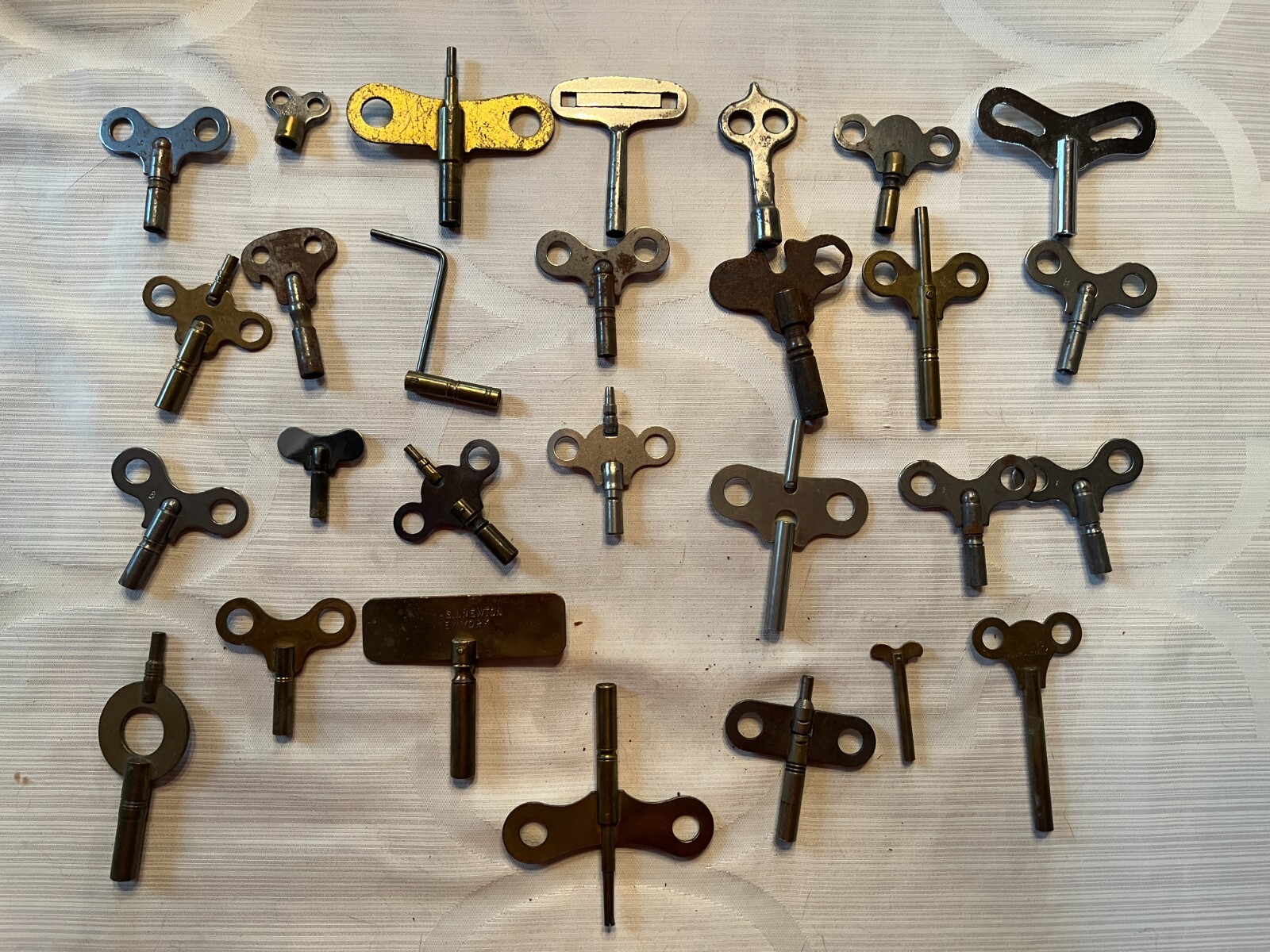 Lot of 28 Antique Clock Winding Keys | eBay