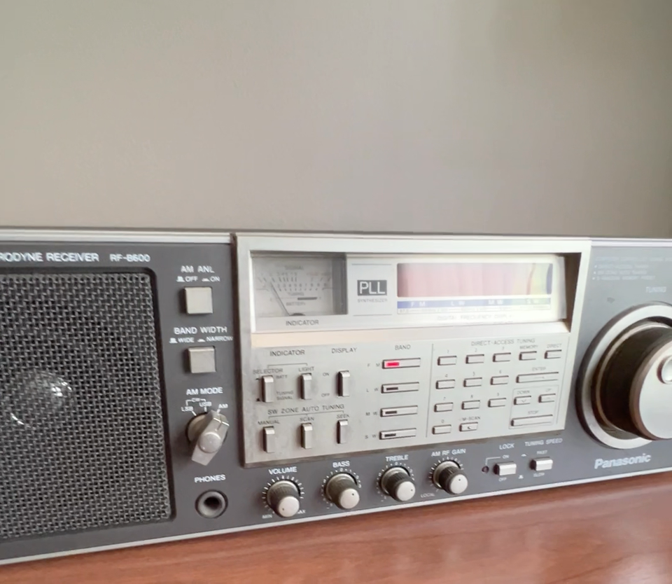 Panasonic RF-B600 4 Band Portable Receiver Radio FM LW MW SW Shortwave ...