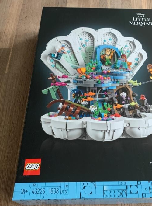 LEGO Disney The Little Mermaid Royal Clamshell 43225 Toy Building Kit ...