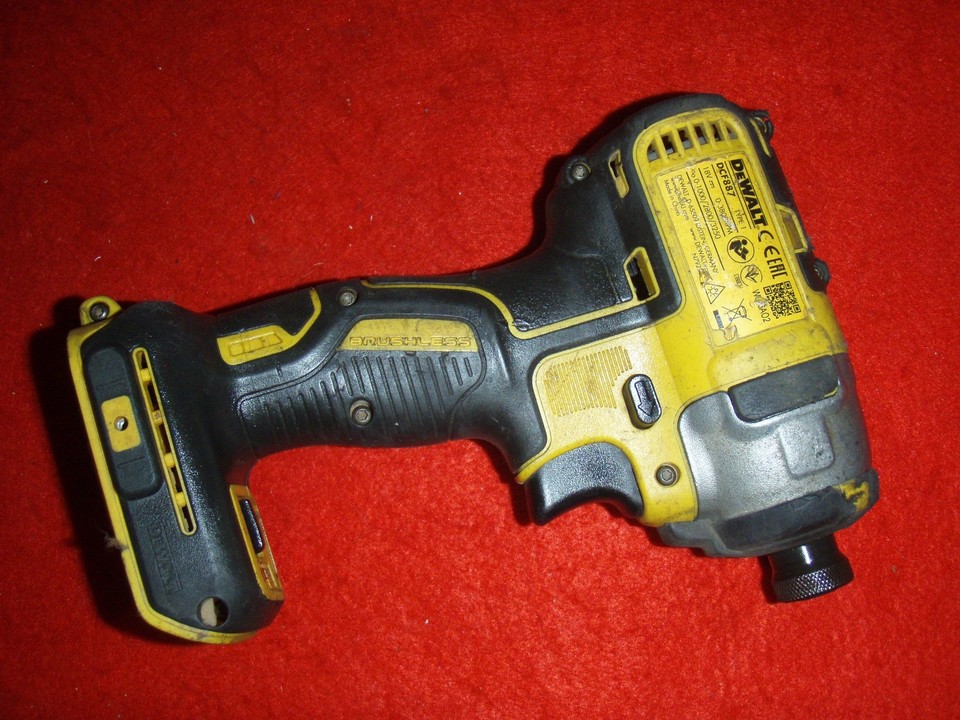 Dewalt DCF887, Cordless Impact Driver, 18v XR Li-ion, Brushless, 3 ...