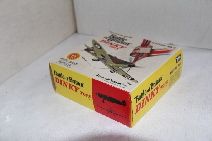 Dinky Toys # 719 SPITFIRE MK II "BATTLE OF BRITAIN" made in England ...