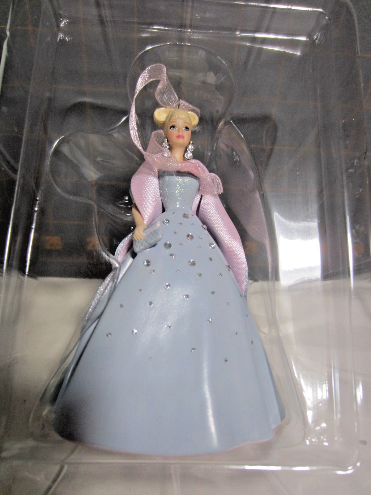 2004 Hallmark QXC4009 "Billions of Dreams Barbie " Ornament | eBay