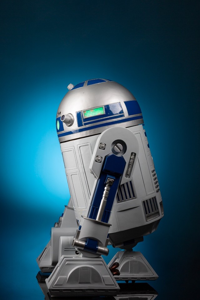 R2-D2 Life Size Collectible – Full Remote Control - Star Wars ...