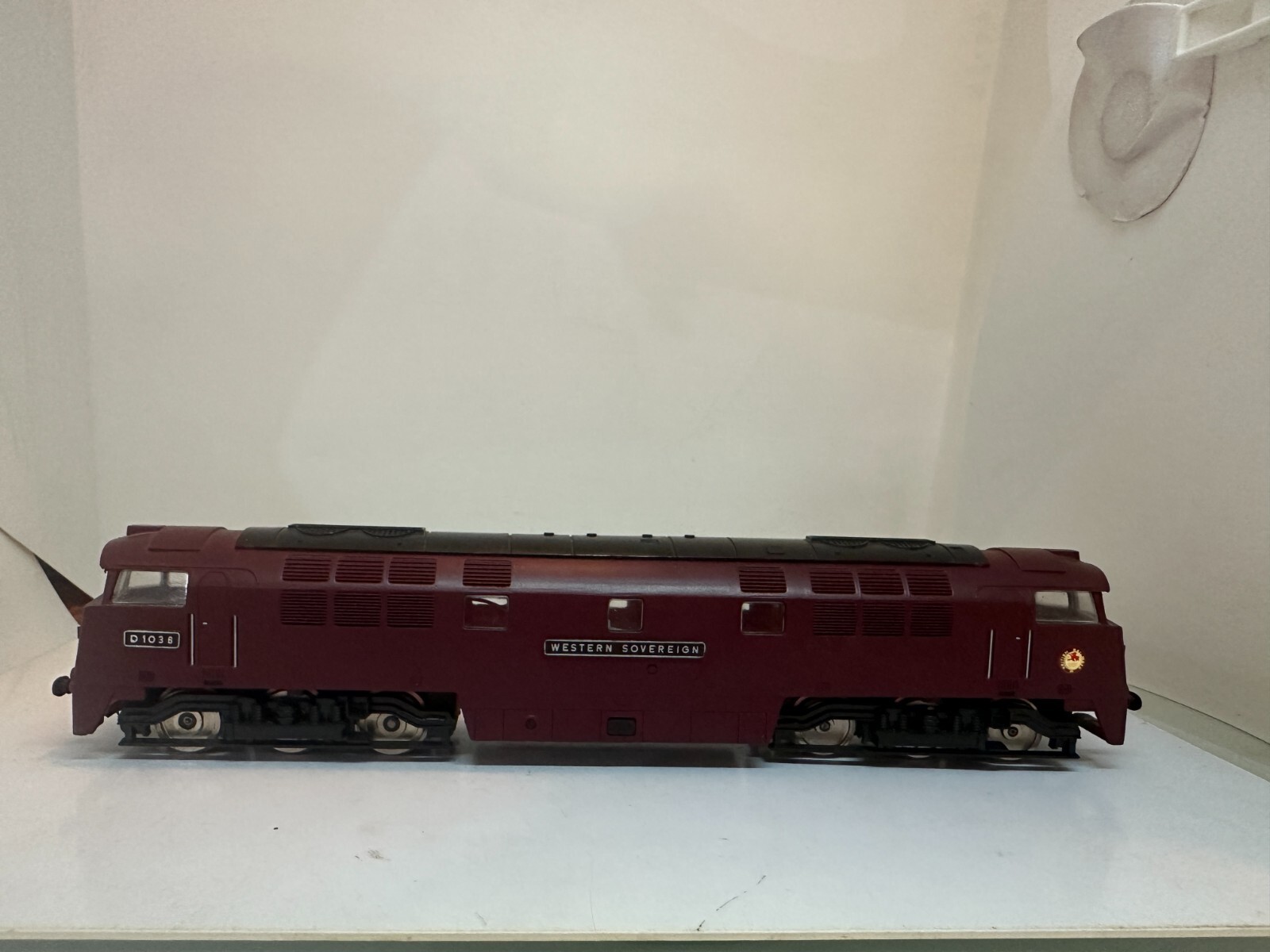 Trix OO Gauge Railways 1167 Class 52 BR Maroon D1038 'Western Sovereign ...