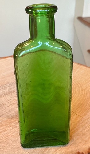 MOONE'S EMERALD OIL ROCHESTER,NY EMERALD GREEN 100 YR OLD MEDICINE ...