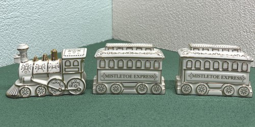 Lenox 2008 Village Treasures Mistletoe Park Mistletoe Express Train ...
