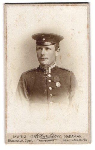 Fotografie Arthur Pieper, Mainz, Rhabanusstr. 2, Portrait Uffz. in ...