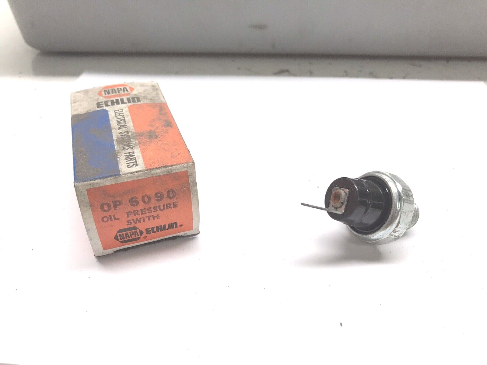 NAPA ECHLIN OIL PRESSURE LIGHT SWITCH OP6090 | eBay
