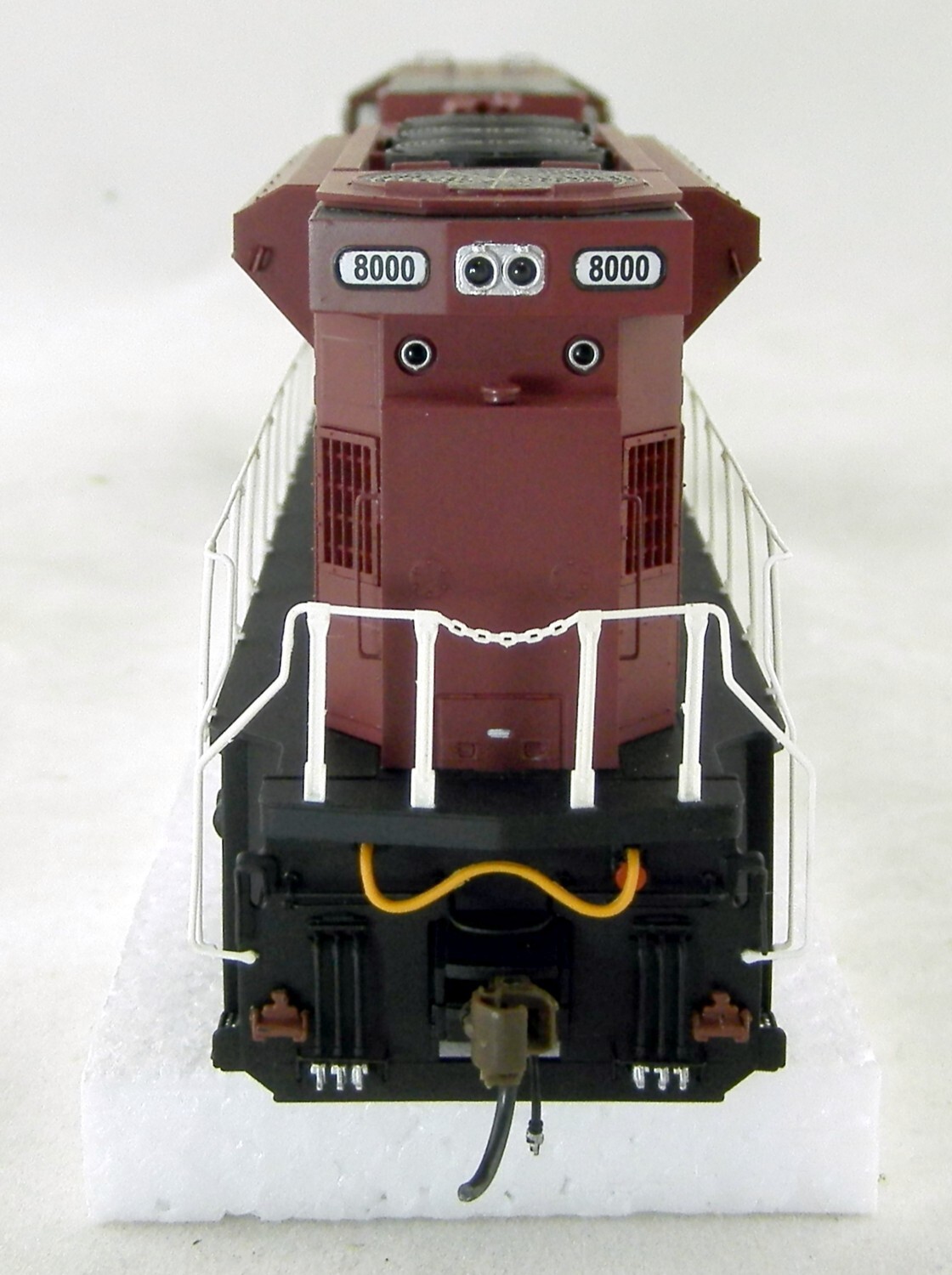 HO Scale SD80MAC Locomotive w/DCC & Sound - EMD #8000 - Athearn #27351 ...
