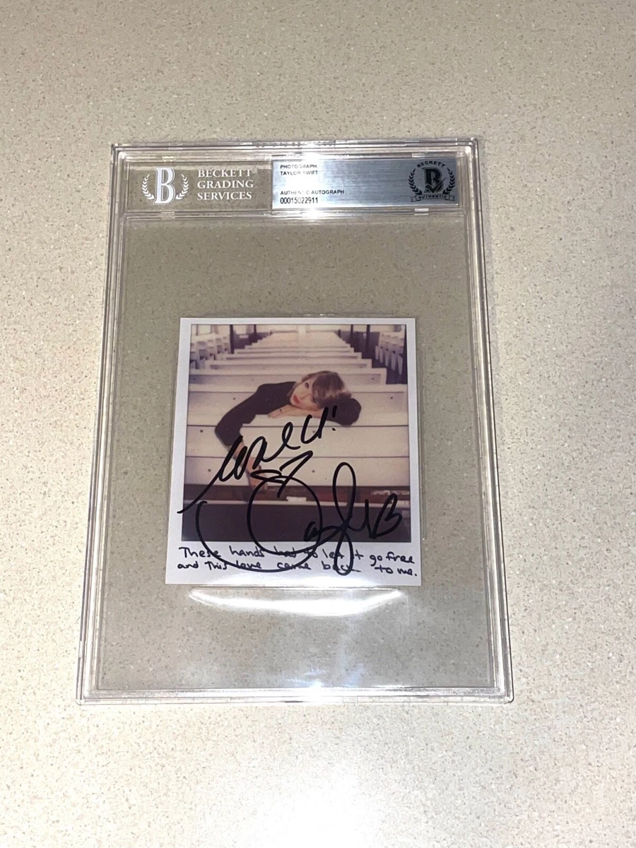 Taylor Swifts Real Signature