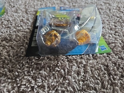 Beyblade Burst Turbo SlingShock Gold-X Betromoth B4 & Galaxy Zeutron Z4 ...