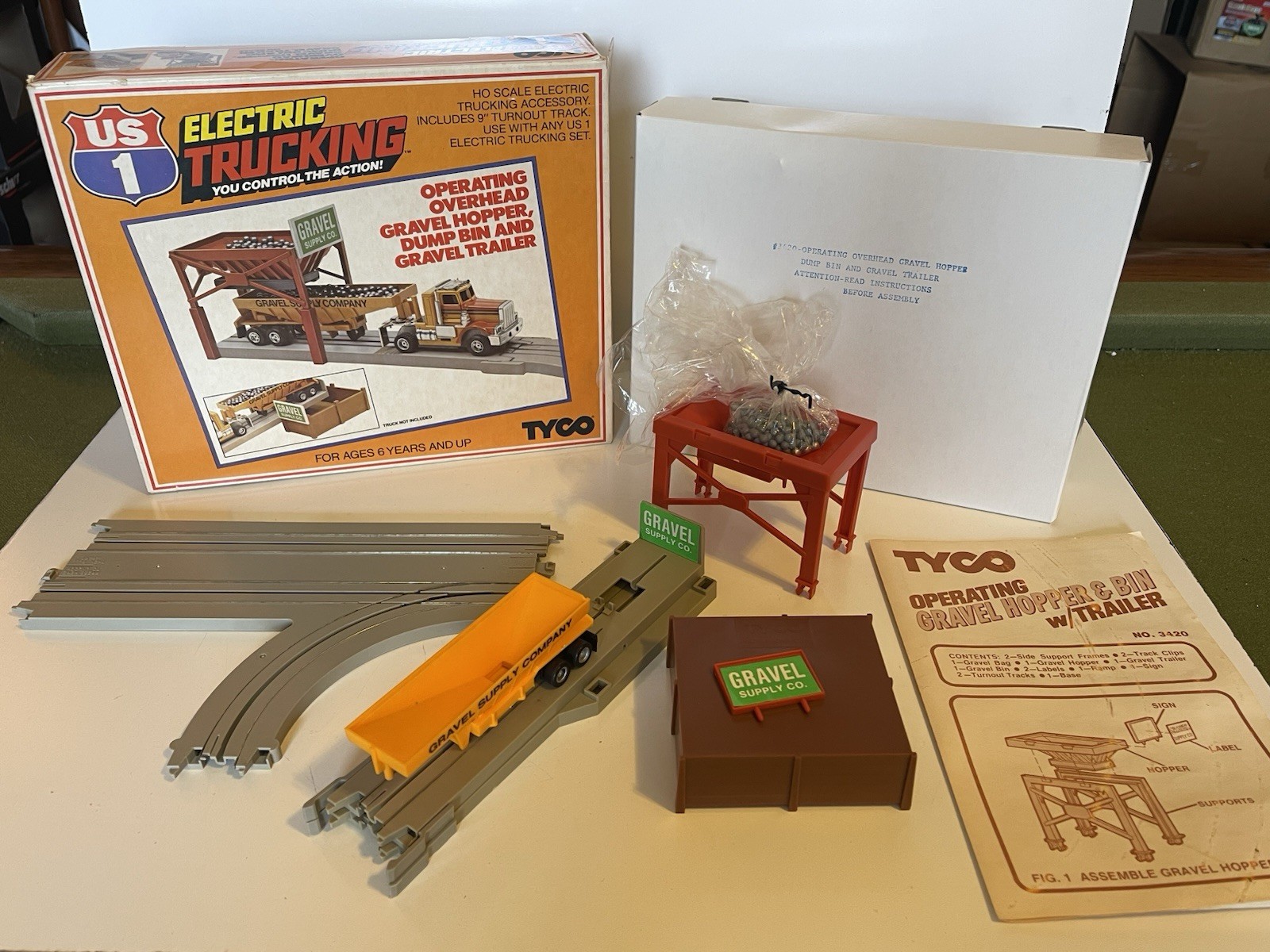 Electric Trucking US-1 Scale HO Slot Car Overhead Gravel Hopper Loader ...