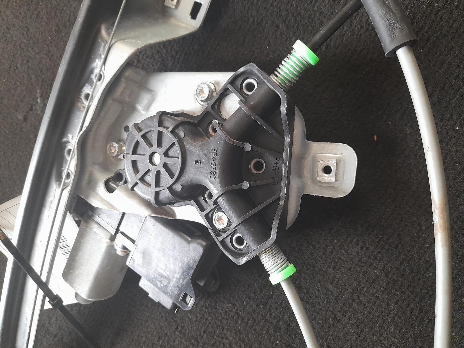 HOLDEN COMMODORE LEFT FRONT WINDOW REG/MOTOR VE, CALAIS TYPE, 08/06-04/ ...