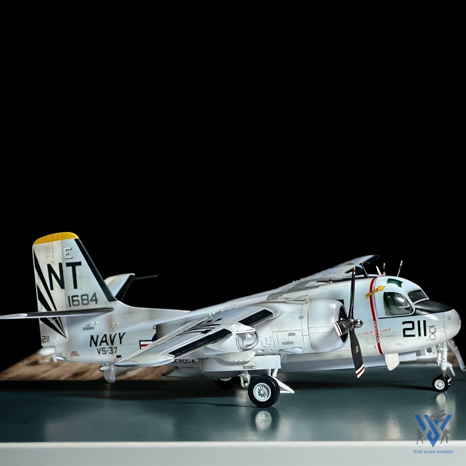 Kinetic S-2E Grumman 1:48 – Built & Painted Navy Aircraft – Pre-Order | eBay