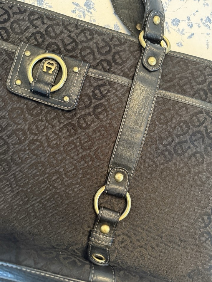 Vintage 80’s/90’s Aigner Signature Fabric and Leather Shoulder Bag ...