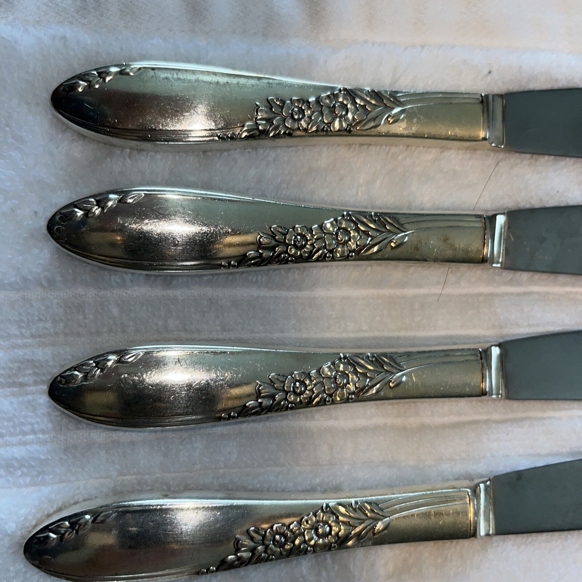 Oneida 1954 Country Lane Pattern Wm A Rogers Flatware (4 Oneida 1954 Country Lane Pattern Wm A Rogers Flatware (4